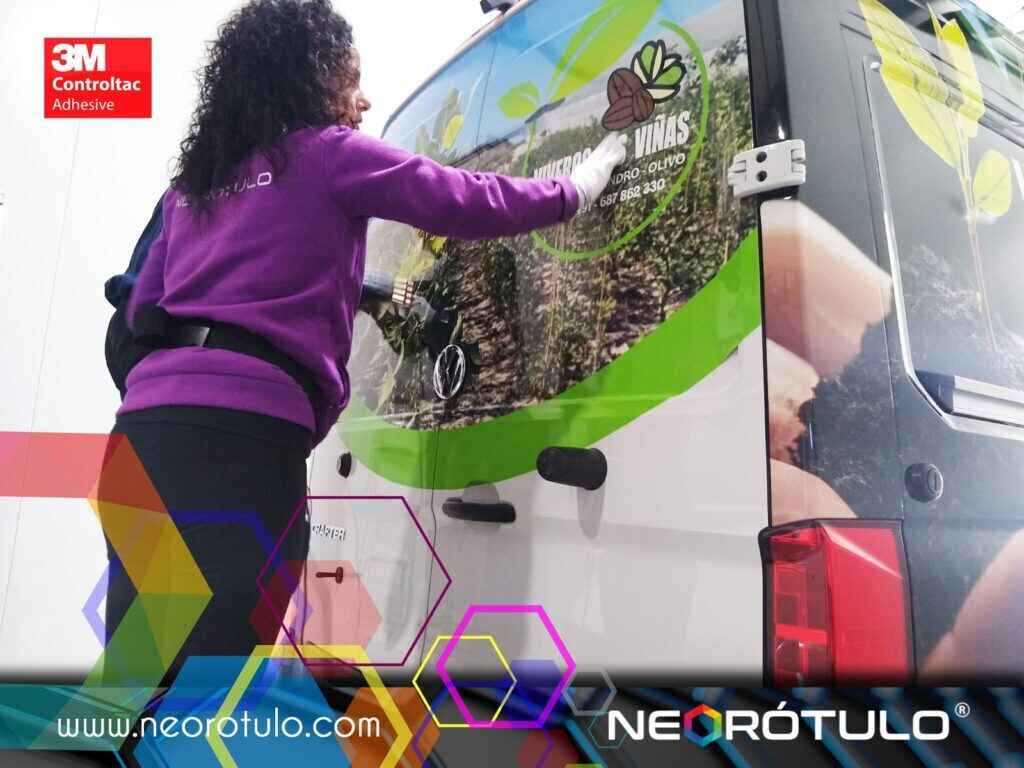 Los rótulos que iluminan el emprendimiento en la comarca de Guadix ...